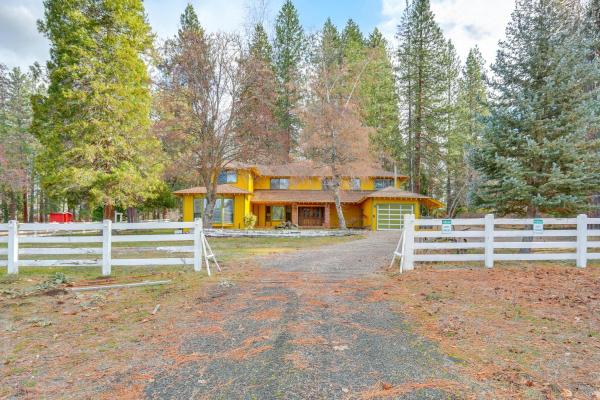 Quiet And Family Friendly! Rural Home Near Mt Shasta - Mount Shasta, CA