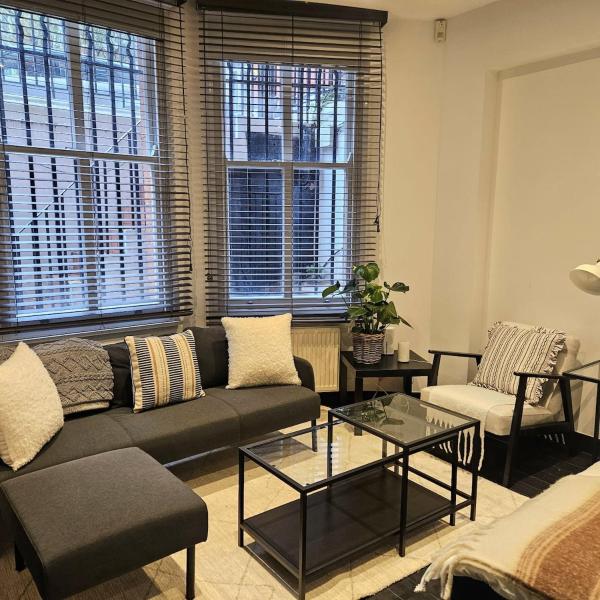 Stylish Large Studio Apartment In Kensington - Chelsea
