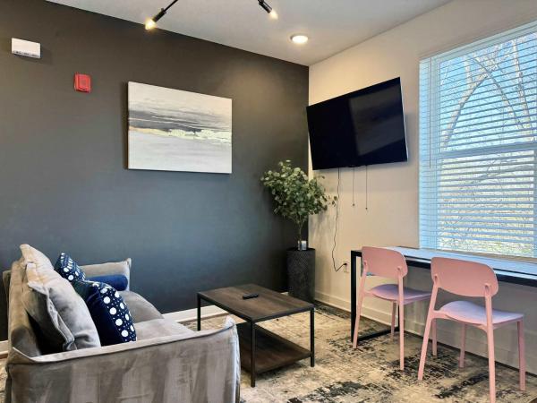 Luxury 1b1b With Balcony Downtown 542blvd - Brookhaven, GA