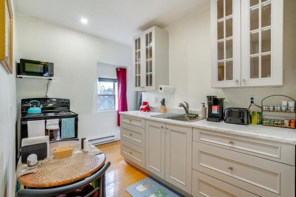 Apt In Historic Lynn Neighborhood: 5 Mi To Salem! - Lynn, MA