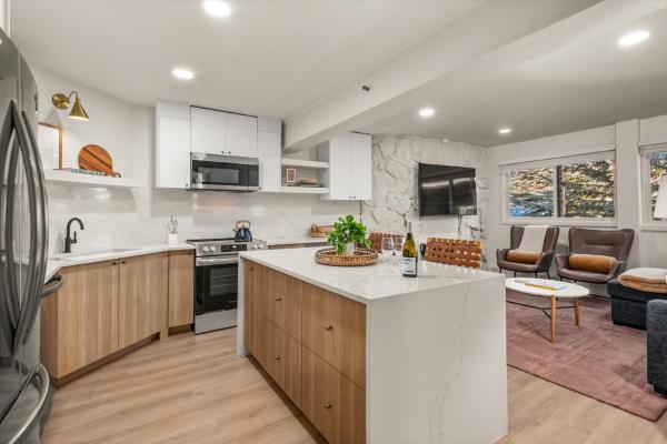 Laurelwood Condominiums 204 - Snowmass Village, CO