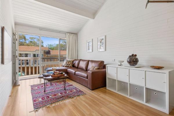 Cosy Cobbon - Jindabyne