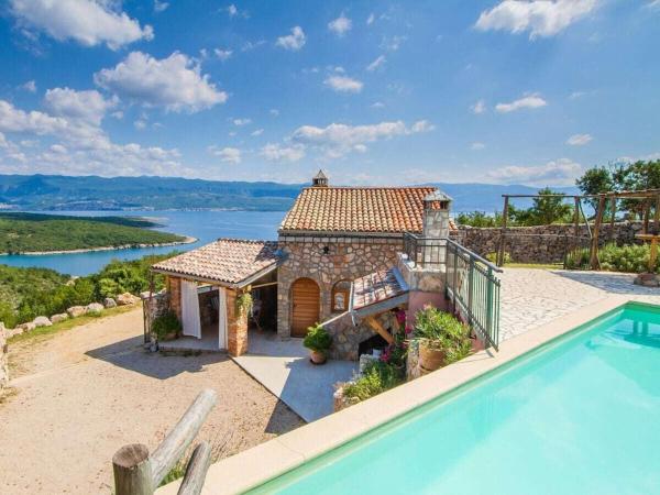 Villa In Vrbnik With Swimming Pool - Novi Vinodolski