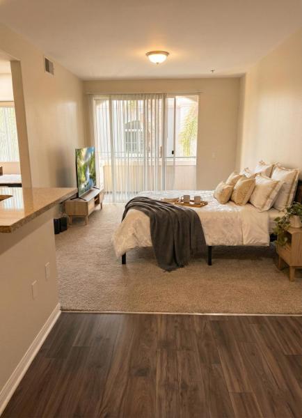 1br Luxury Apartment - Luxury Resort Amenities - El Segundo, CA