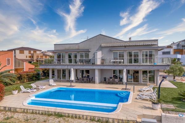 Elegant Panoramic Seaview Apartments - Pula