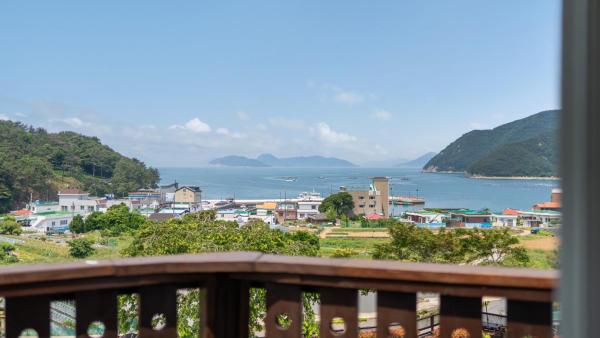 Geoje Gaonara Pension - Geoje-si