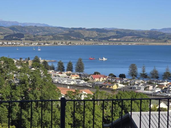 A La Roslyn - Napier