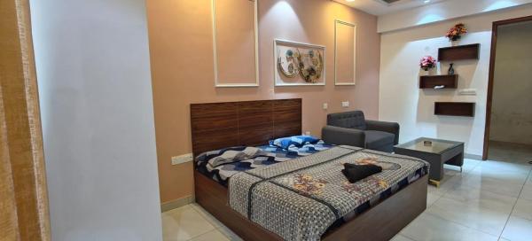 Gen Z# Couple Friendly Relax & Comfy Condo - Noida