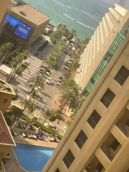 Two Bedroom Apartment With Excellent Location - Dubai Marina