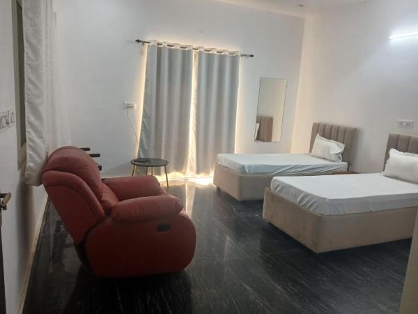 Shri Radha Kripalu Dham - Vrindavan