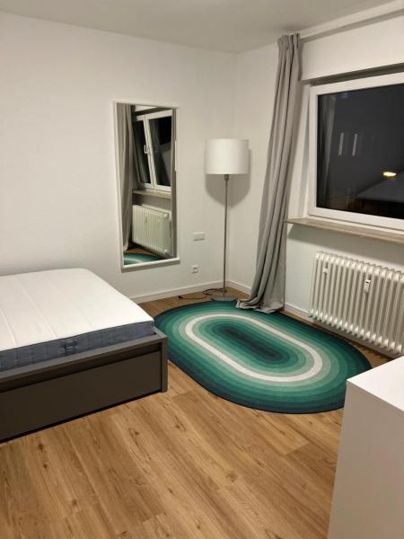 Zimmer In Stuttgart-zuffenhausen - Gute Lage - Women Only - Stuttgart