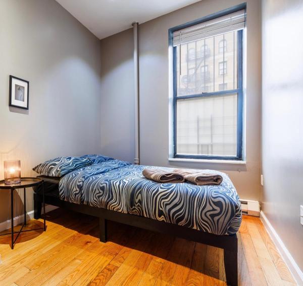 Budget Comfortable Apartments - Yorkville - Manhattan