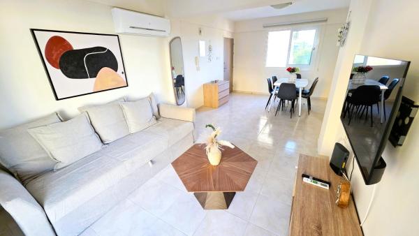 2br Apartment With Pool & Free Wi-fi - Larnaca