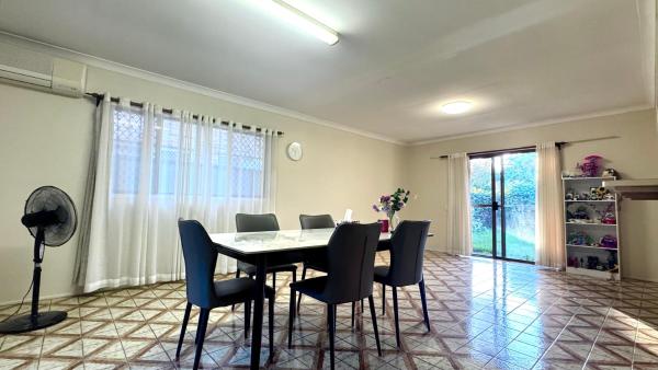 Walk To Market Square And Garden City! Macgregor - Logan City