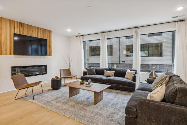 New Modern Nashville Escape With Rooftop Hot Tub - Brentwood, TN