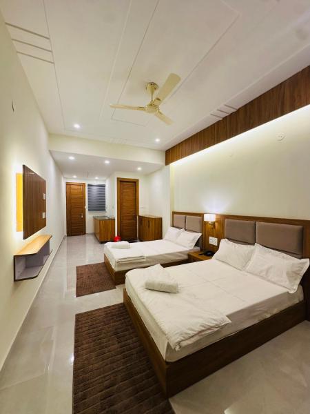 Hotel Royal Respite - Best Awarded Property In Rishikesh With Open Rooftop Cafe - Rishikesh