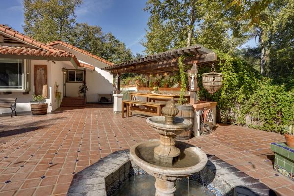 Spacious Courtyard And Spanish Charm Silverado Home - Mission Viejo, CA