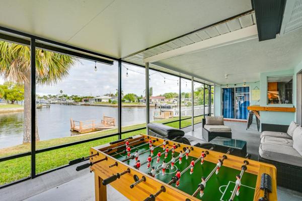 4 Mi To Beach! Waterfront New Port Richey Retreat - Holiday, FL