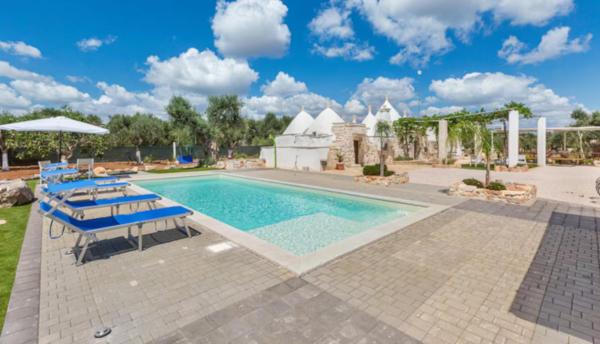 Trulli Contecavallo A Latiano Con Piscina Privata - Oria