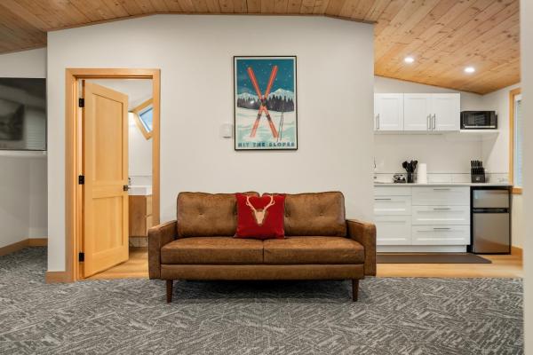 Elkhorn Lodge Vacation Rentals - Banff