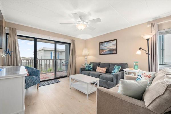 Come Relax In This Charming 2 Bedroom Ocean Front Condo! - Ocean City, MD