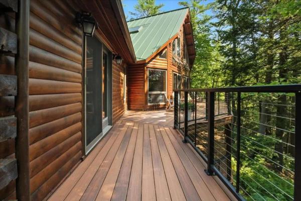 Spacious Waterfront Log Home On Huge Lake In Private Cove: Host Weddings - Maine