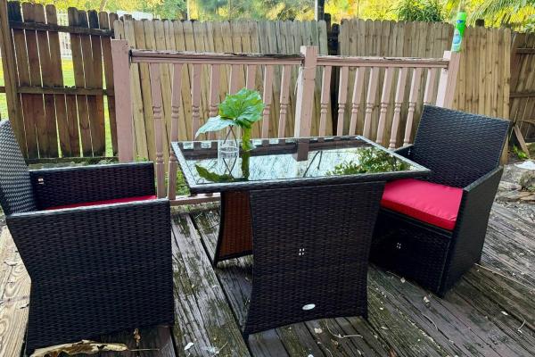 The Coconut Grove Hideaway - Westchester, FL