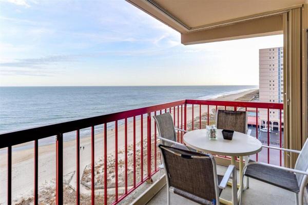 Ocean Front 1 Bedroom Rainbow Condo, Steps To The Beach! - Ocean City, MD