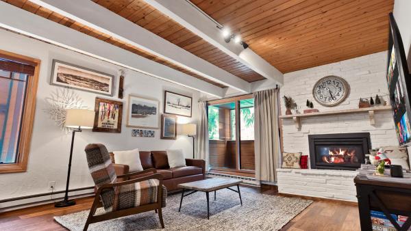 Modern 1br Walk To Peak 9 Lifts At 800 Columbine - Sleeps 4 - Breckenridge, CO