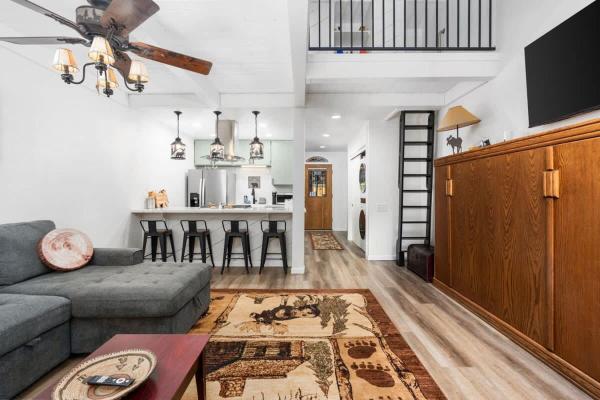 Wilderness Hideaway-across From The Pool & Spa - Shaver Lake, CA