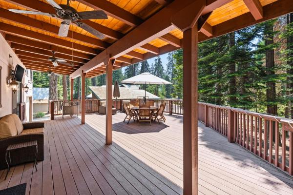 Rustic Pines- Family Fun Game Cabin In East Village - Shaver Lake, CA