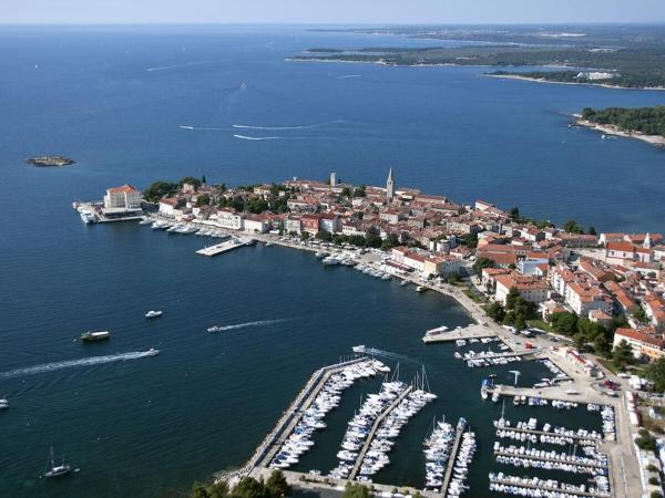 Apartment In Pore With Swimming Pool - Poreč