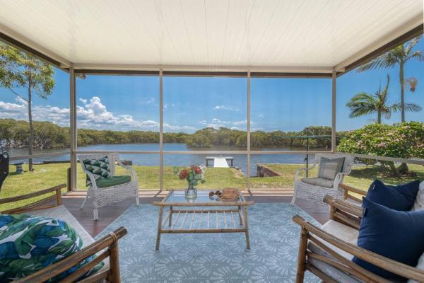 Swansea Cove - Waterfront Escape With Private Jetty - Caves Beach