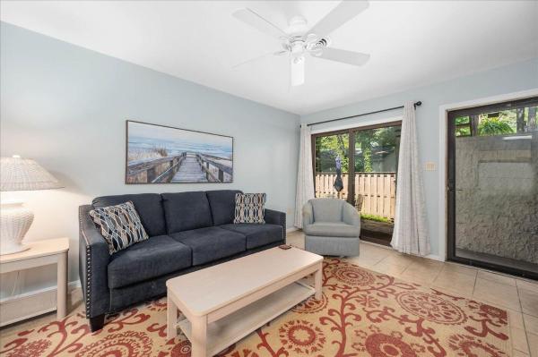 First Floor 2 Bedroom Condo With Private Courtyard & Outdoor Pool! - Fenwick Island, DE