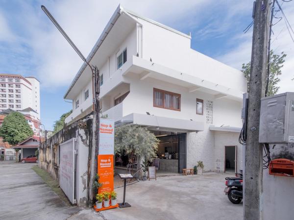 Nap & Nomad Hostel Tha Phae Gate - タイ チェンマイ