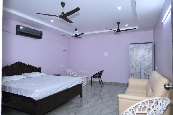 Sv Function Hall Ac And Non Ac Rooms - Rajahmundry