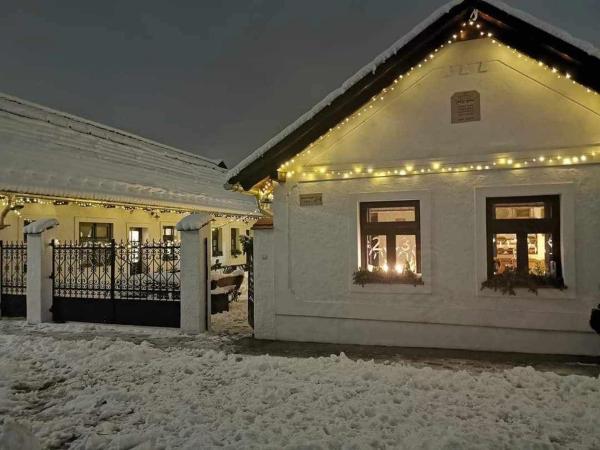 Szent Iván Vendégház - Tata