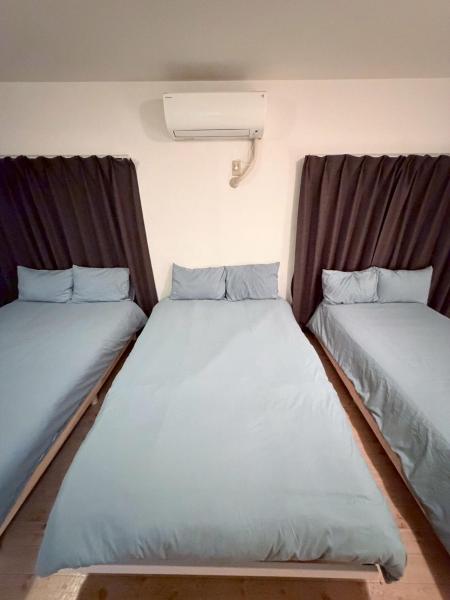 Wide Bright Room With Three Beds! - Umeda