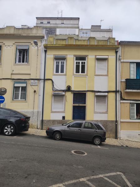 T1 Penha De Franca Com Patio - Benfica