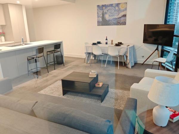 Above The Park Sydney Harbour City View Stay - Strathfield