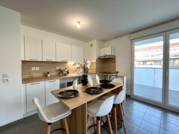 Le Casual Avec Parking - 5 Pers - Proche Gare Vénissieux - à 15 Min De Lyon - Vénissieux