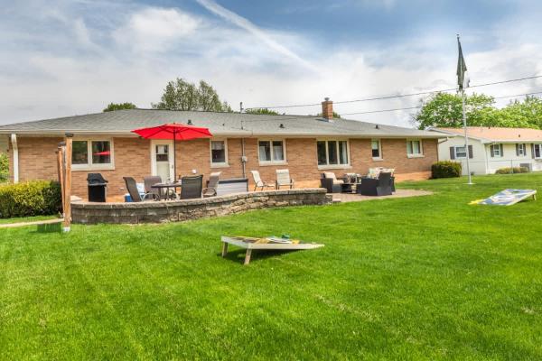Stadium District Resch 3 Br Sleeps 8 - Green Bay, WI