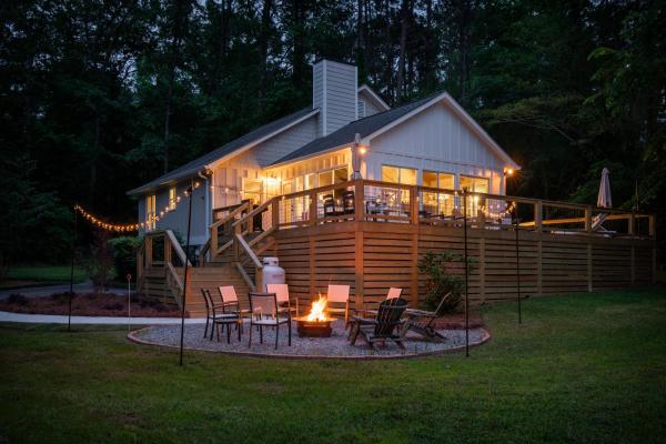 Admirals Retreat - Dock Pickleball & Firepit - Milledgeville, GA