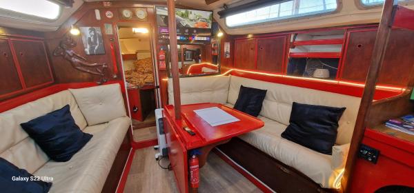 Grand Voilier Avec Tout Confort - Cotentin