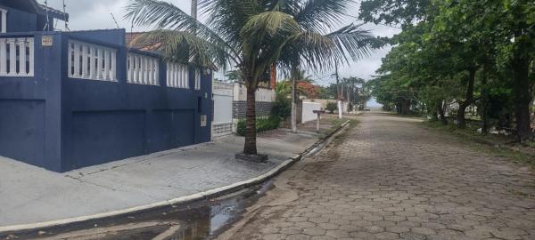 Casa Em Peruíbe Com Piscina - Peruíbe