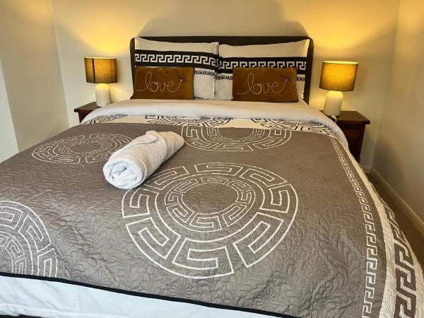 Love And Peace L Petts Wood - Sevenoaks