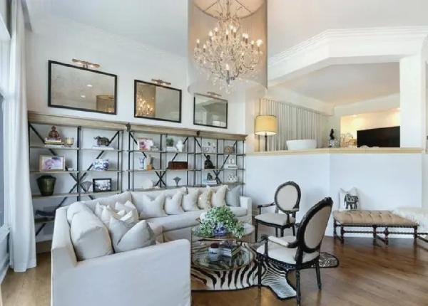 Luxurious 5-bedroom Canalfront Home With Private Roof Deck - Los Angeles, CA