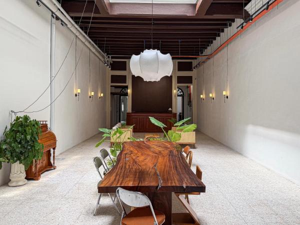 Love Linn - George Town