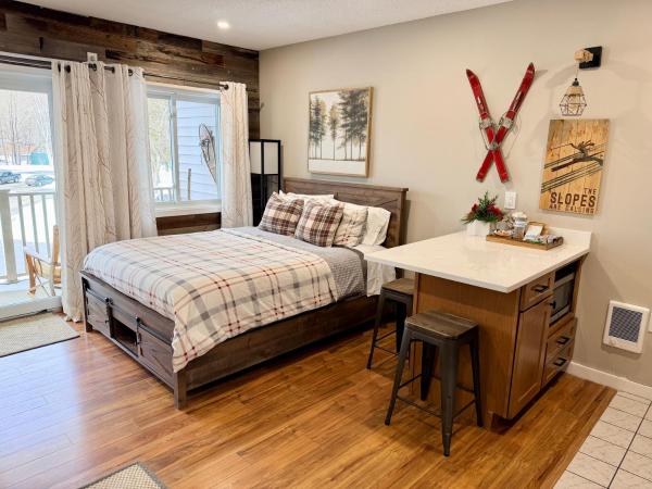 B213 Stylish Loon Mountain Studio Condo With Pool And Hot Tub - Franconia Notch State Park, Lincoln