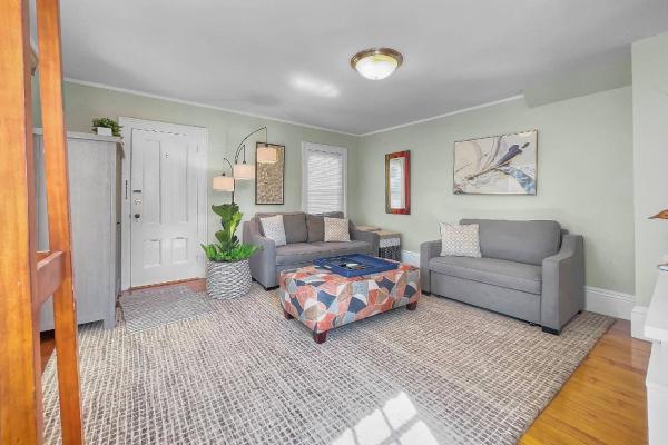 Village Retreat - Marblehead, MA